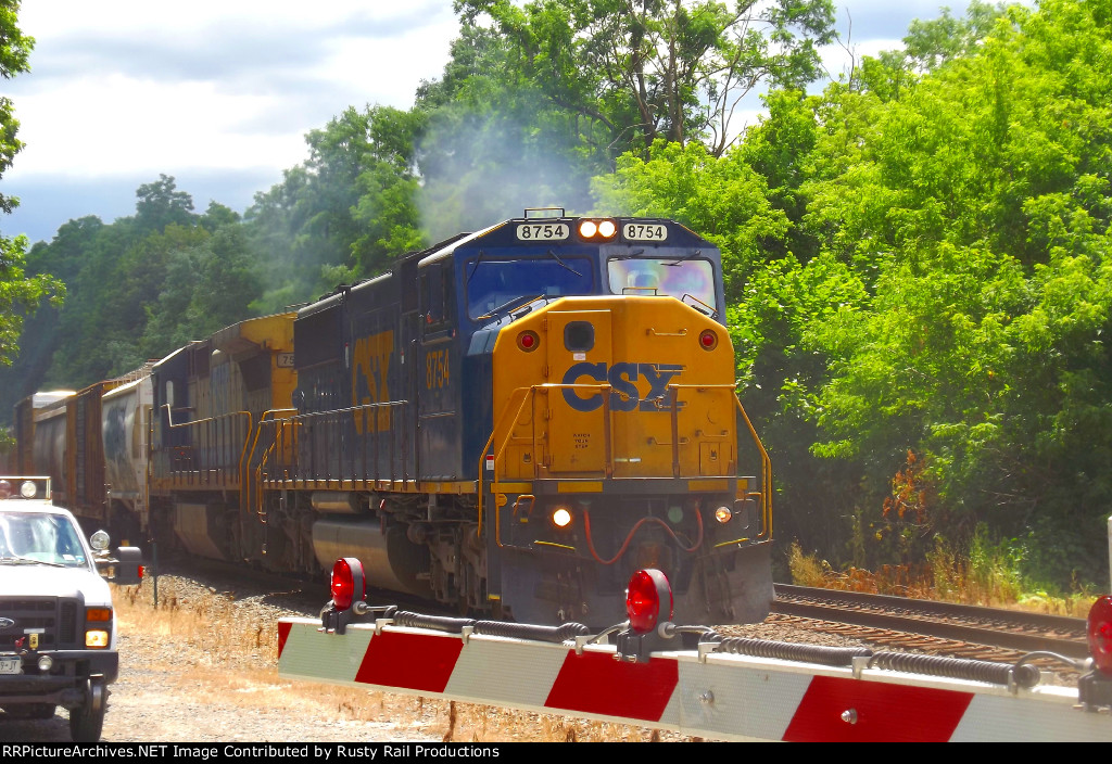 CSX 8754 in charge of Q377